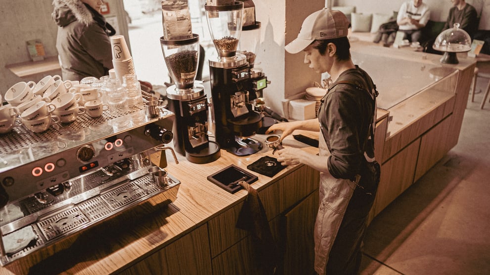 Starting your roastery: Turn your passion for coffee into a business!